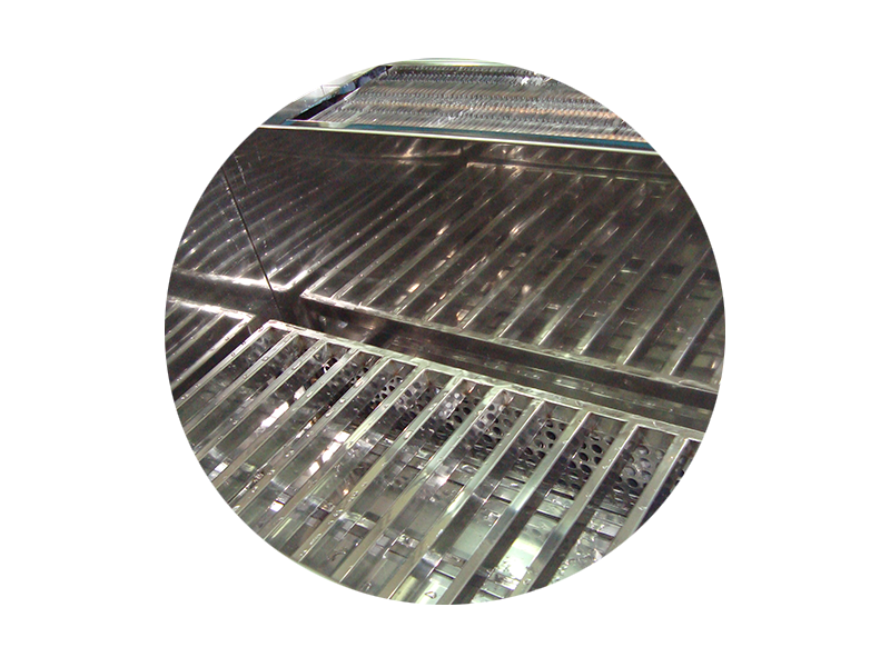 Horizontal frost and defrost chamber