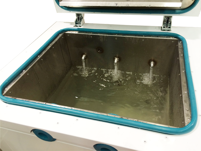 Thermostatic baths